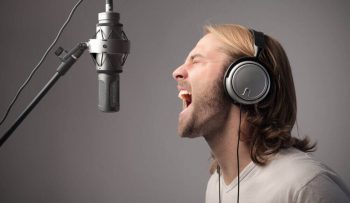How To Sing With Grit and Distorted Voice- BecomeSingers.Com