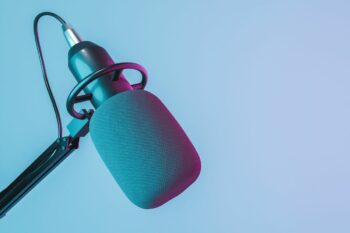 What is a Boom Mic? (Applications & Examples) - Become Singers