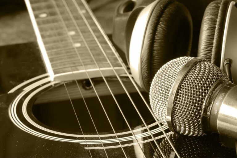How To Mic A Guitar Amp: Step By Step Guide - Become Singers