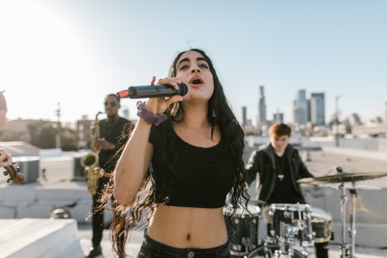 How to Not Sing from Your Throat - BecomeSingers